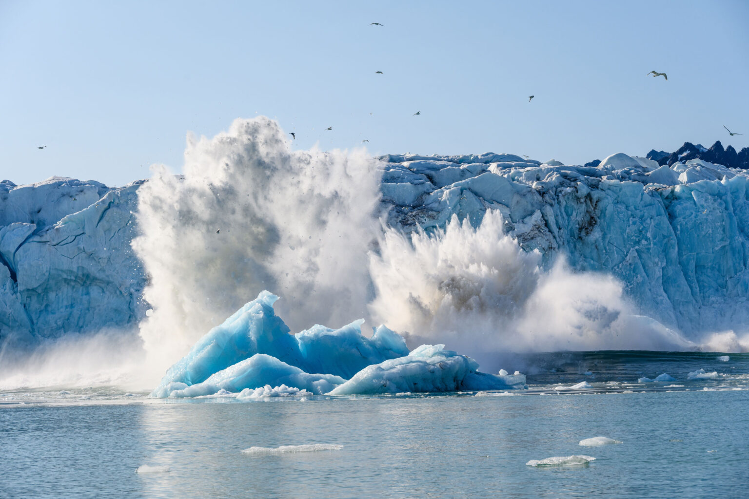Polar Regions Of The World: The Definitive Guide