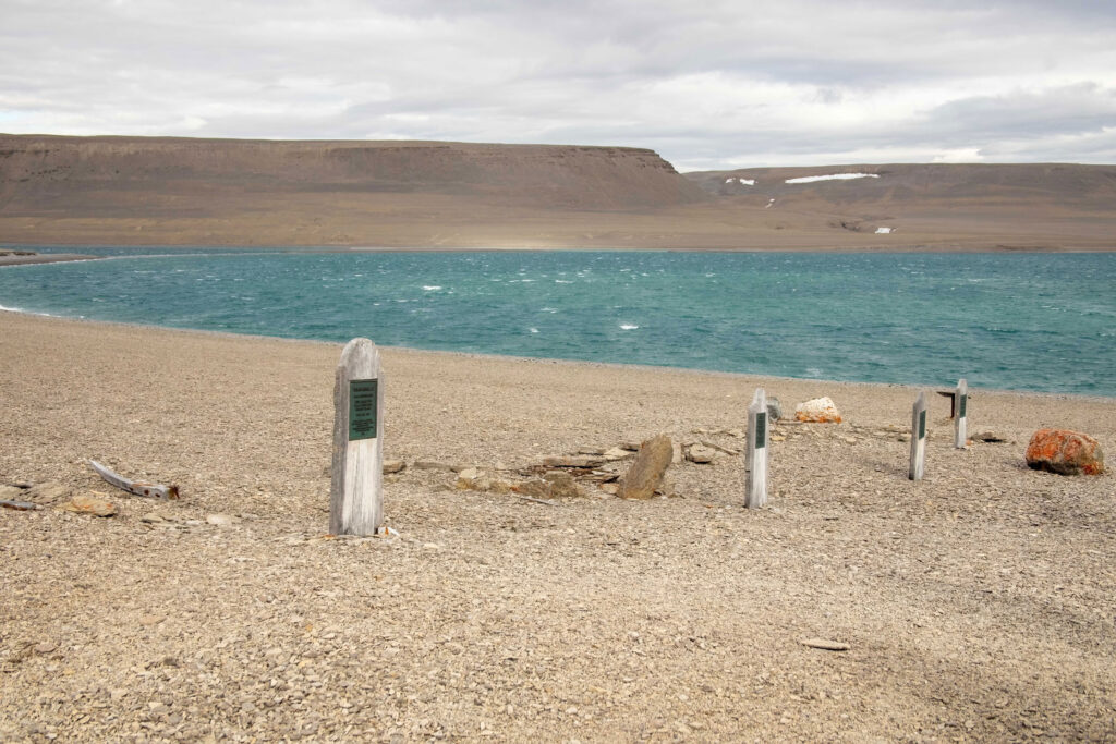 Best Northwest Passage Cruises & Tours - 650 + Expeditions